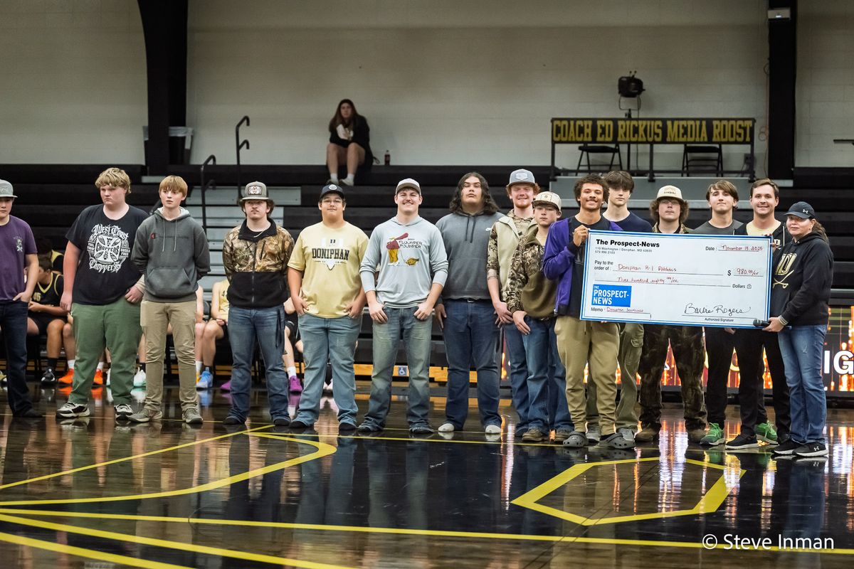 Doniphan athletes shine as community rallies for unique auct...