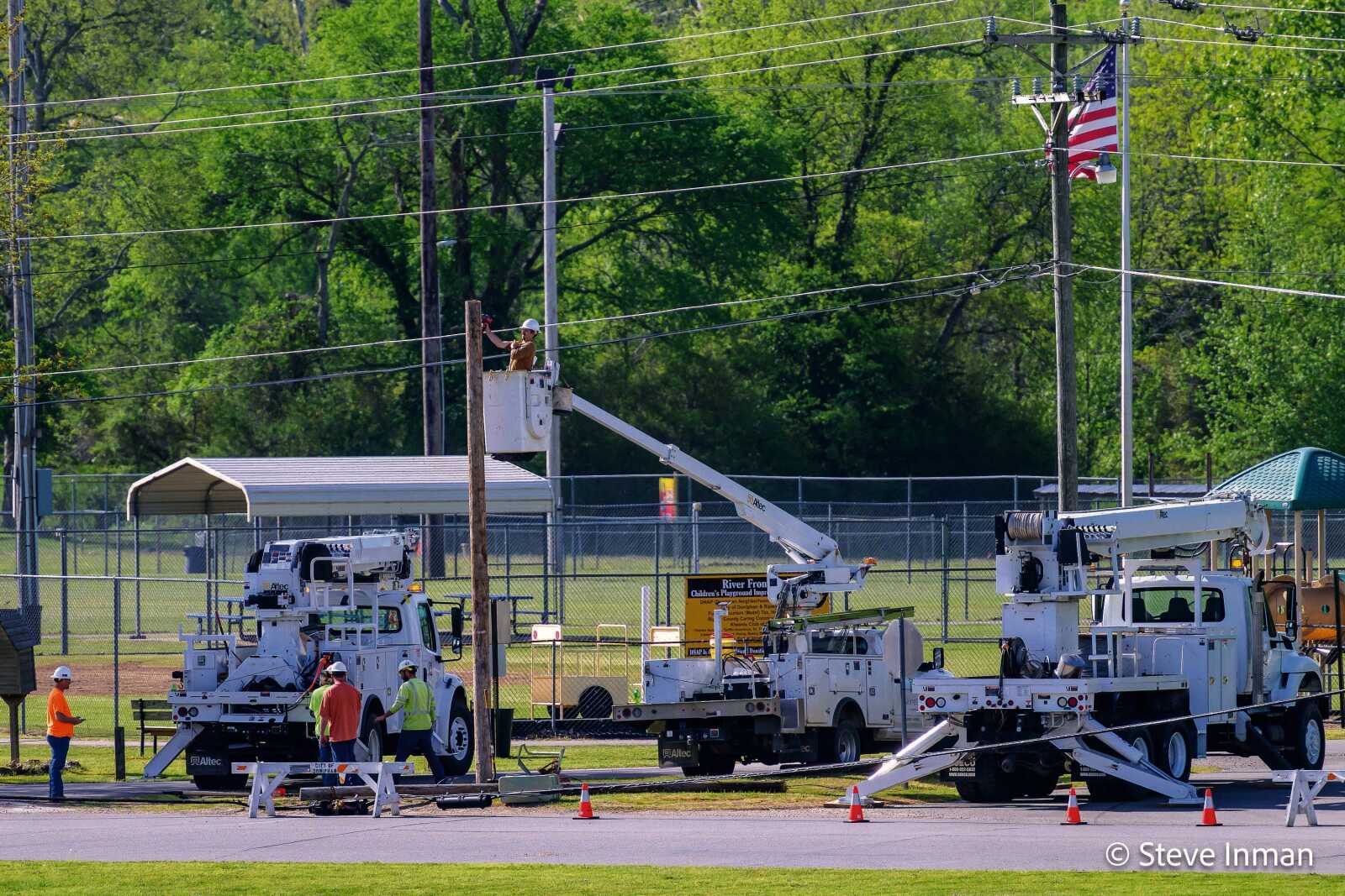 Windstream Replaces Pole At Riverfront