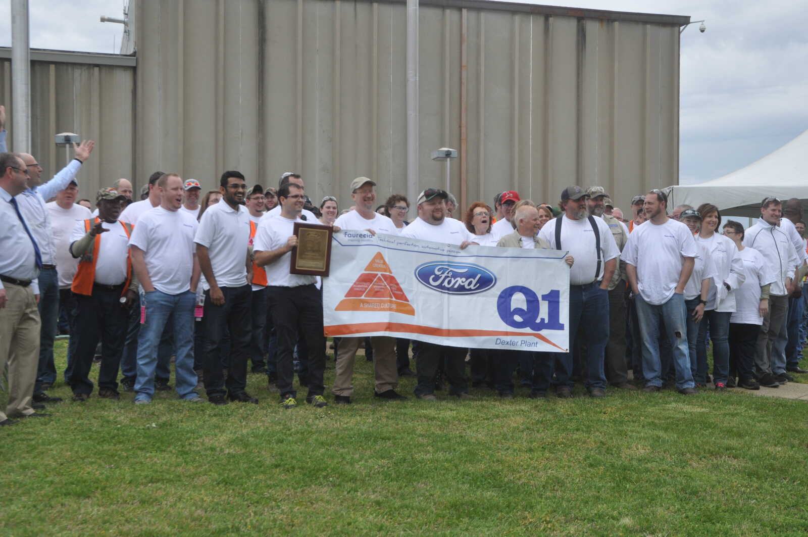 Faurecia raises the Q1 flag