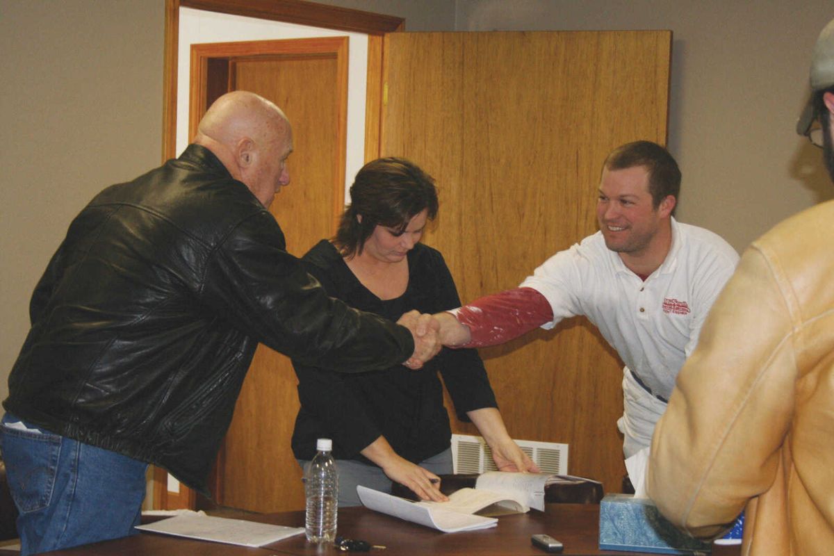 Aslin resigns, Essner to complete term