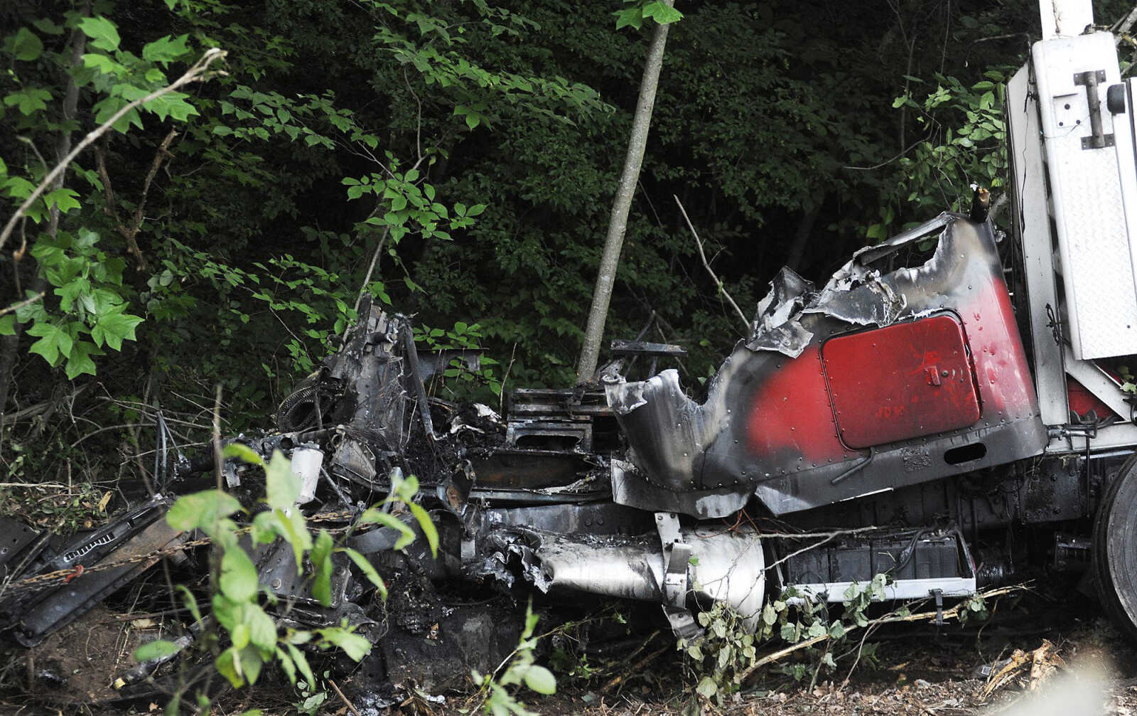 Accident shuts down I-55; one dead