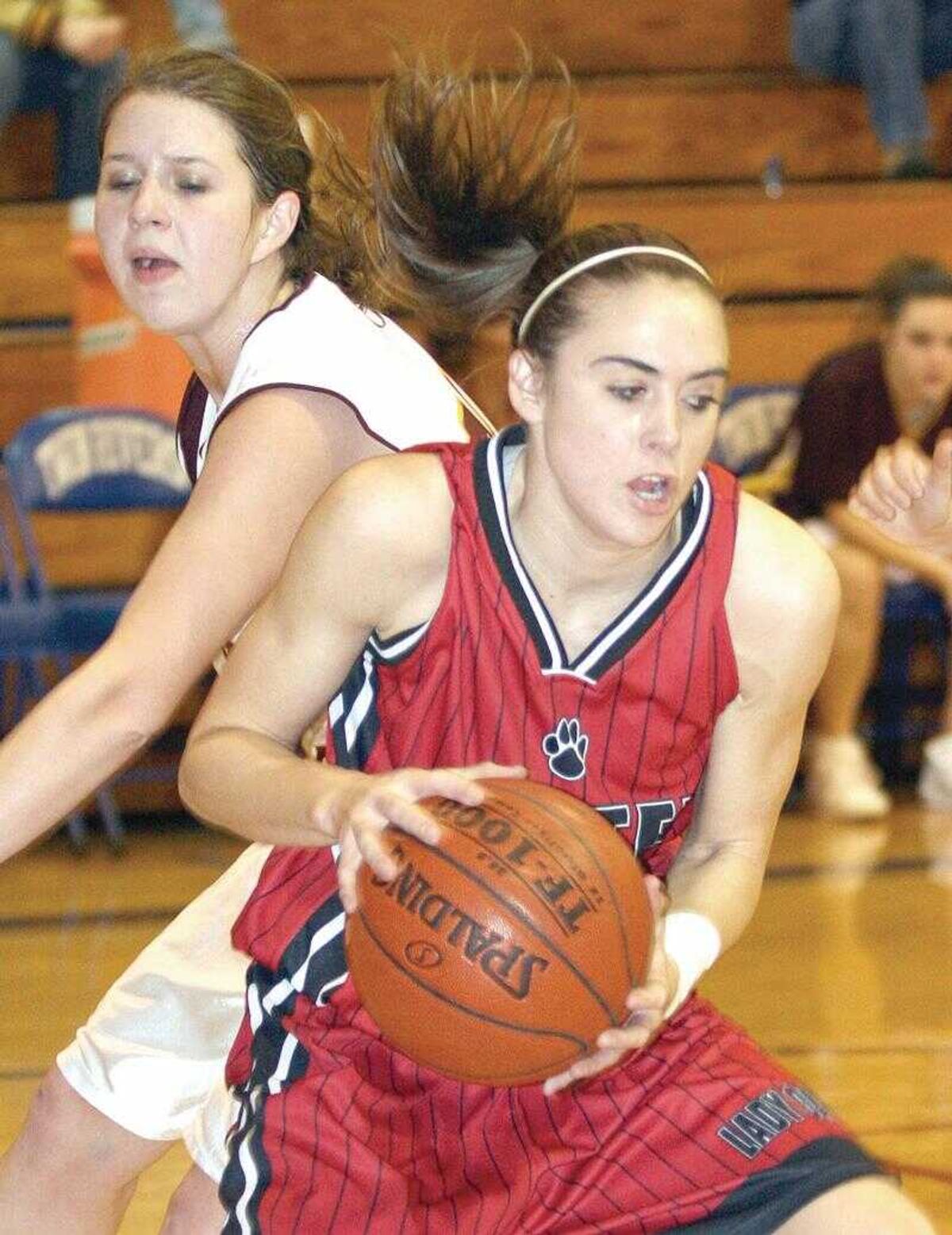 Dexter crushes Lady Tigers to advance