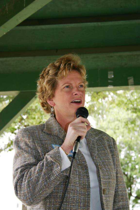 Carnahan rallies Dexter Democrats