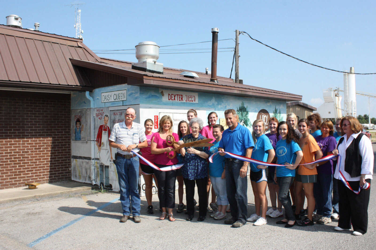 Dexter Queen mural unveiled