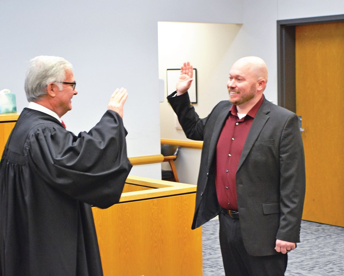 New faces and familiar names: Stoddard County officials swor...