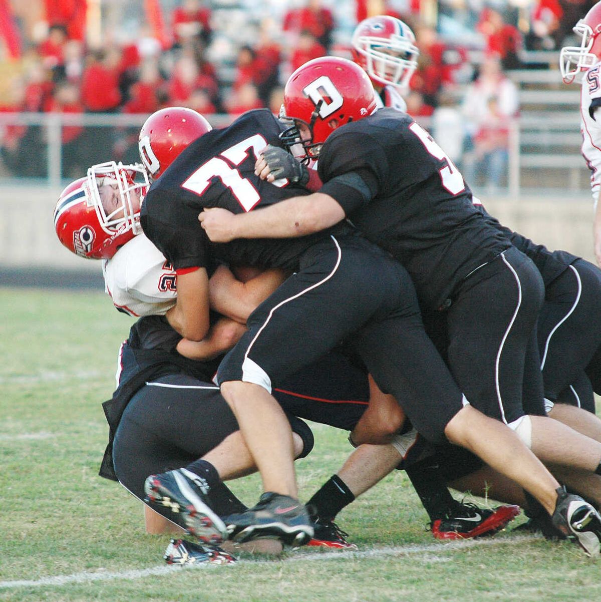 Dexter football earns shutout win over Park Hills