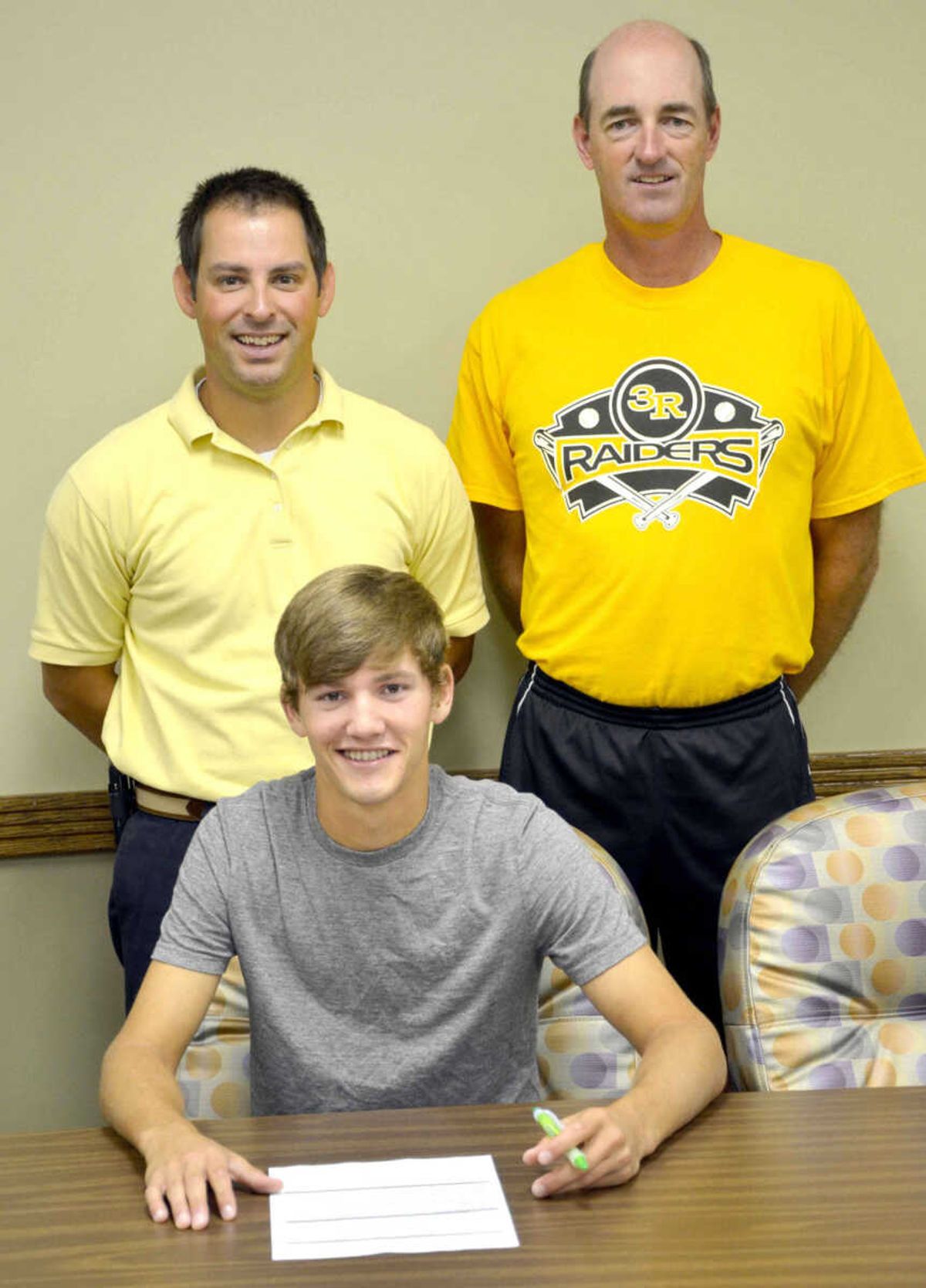 Fox signs to play baseball at Three Rivers
