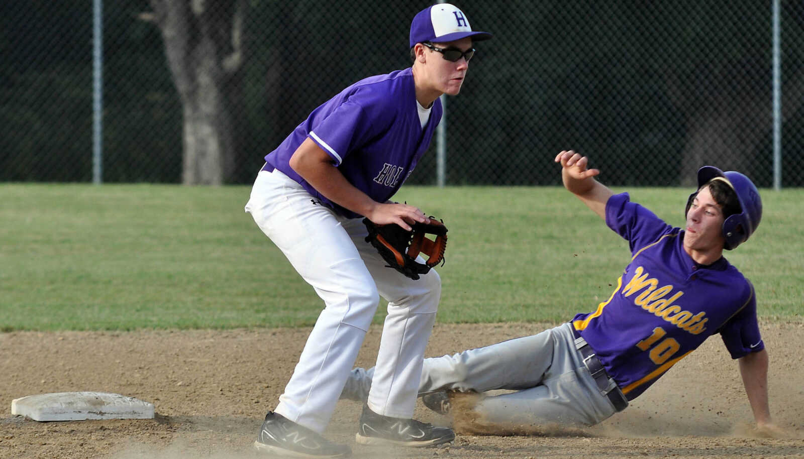 Bloomfield baseball team slides past Holcomb 9-3