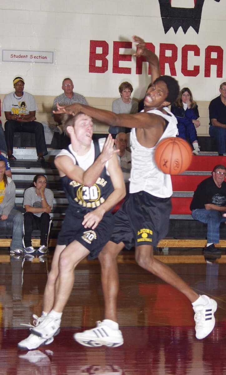 Raiders work on game in Rib City Classic