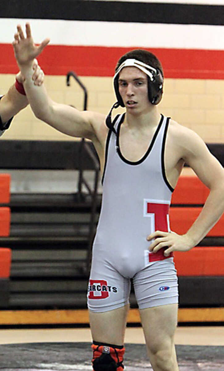 Dexter wrestling team beats Poplar Bluff, Cape Central