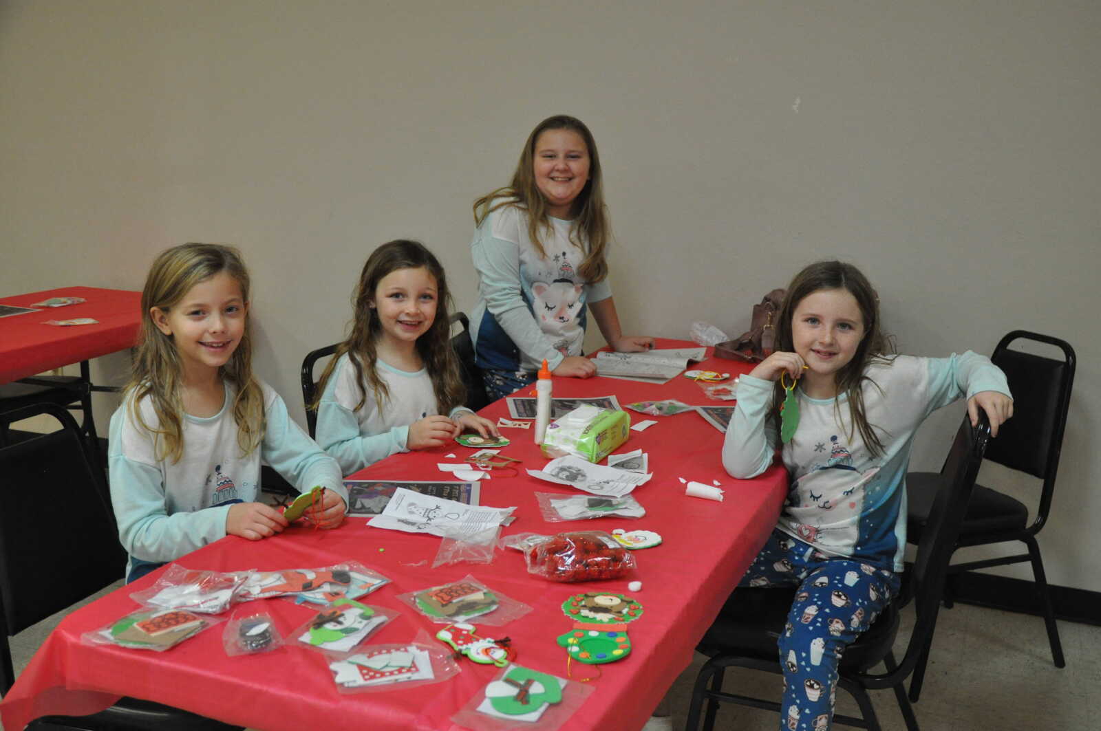 Santa makes multiple stops in Dexter Saturday morning