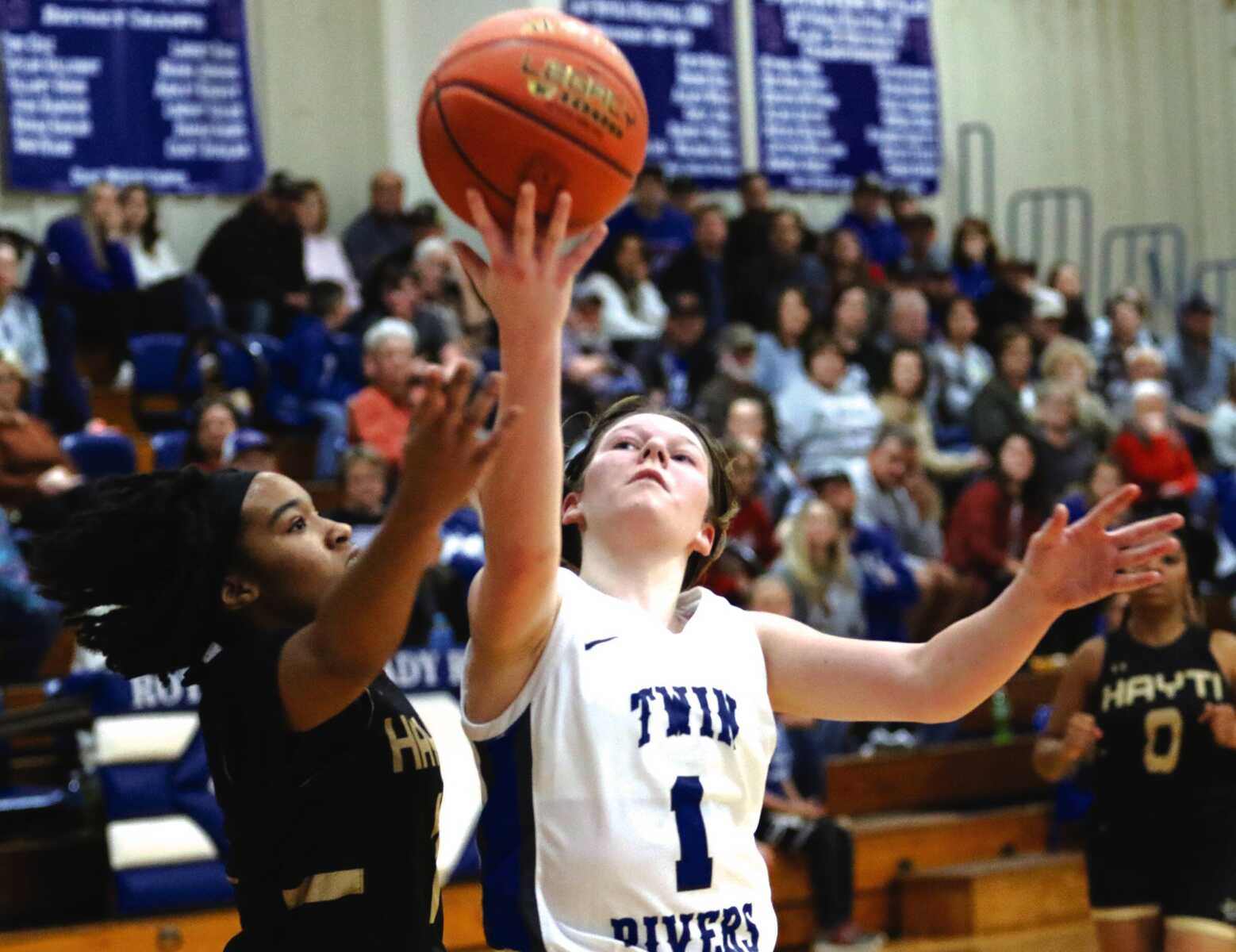 TWIN RIVERS DOUBLE BILL: Both Royals squads pull away to sweep Hayti