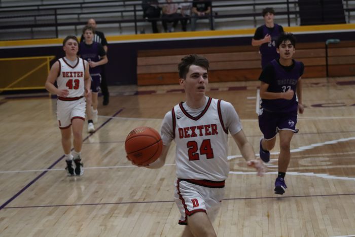 Dexter blows out Holcomb to open Bloomfield Christmas Tournament
