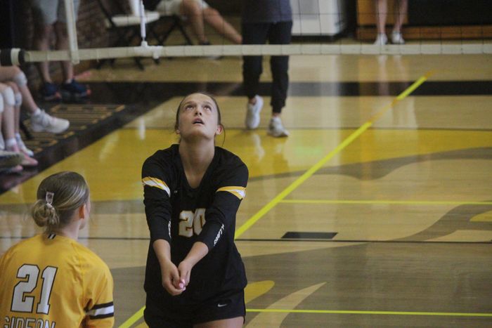 Gideon Bulldogs clinch title at home invitational with unbeaten streak