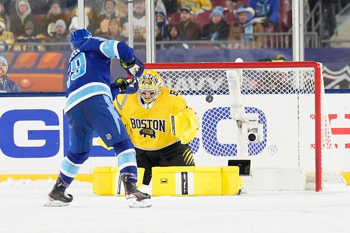 Lightning's historic 4-goal comeback stuns Bruins in NHL Stadium Serie...