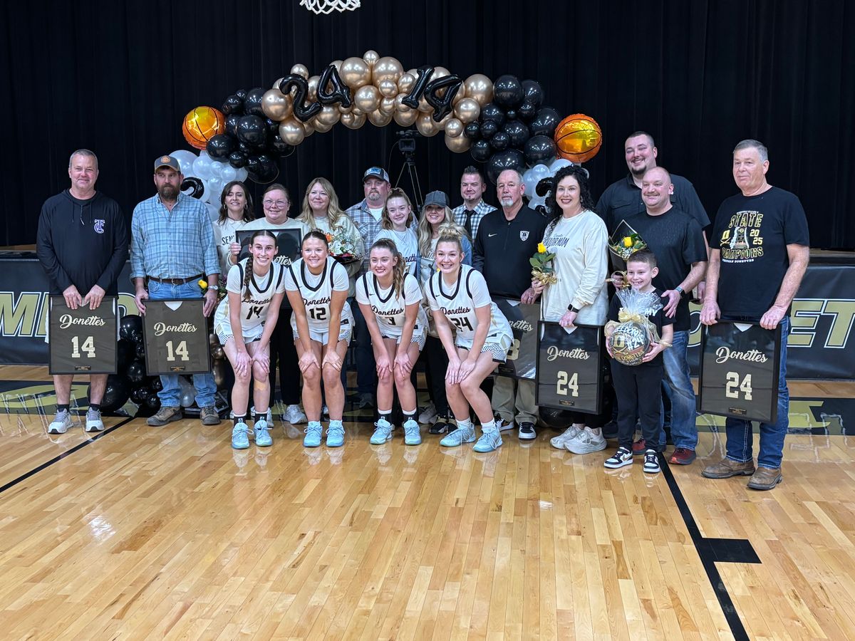 Doniphan caps off regular season with Senior Night win over Notre Dame