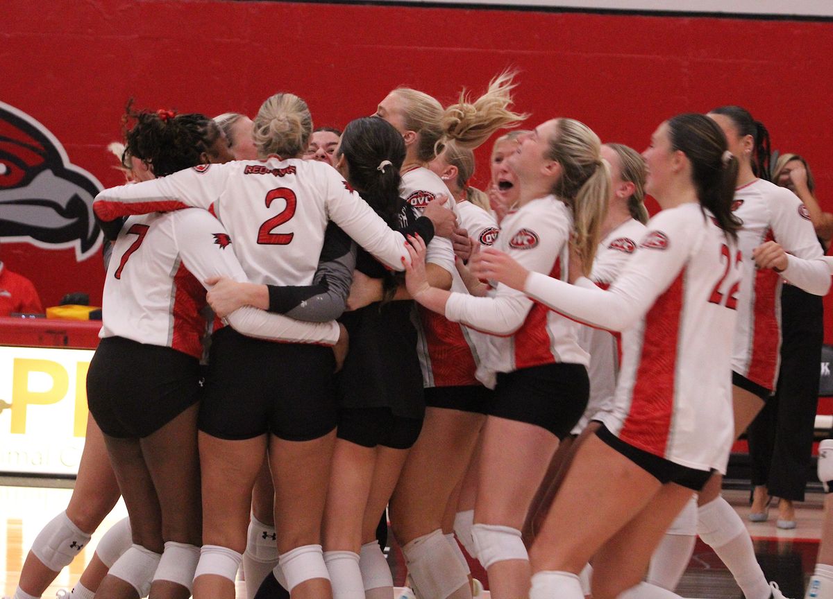SEMO Redhawks upset undefeated Iowa Hawkeyes in thrilling five-set com...