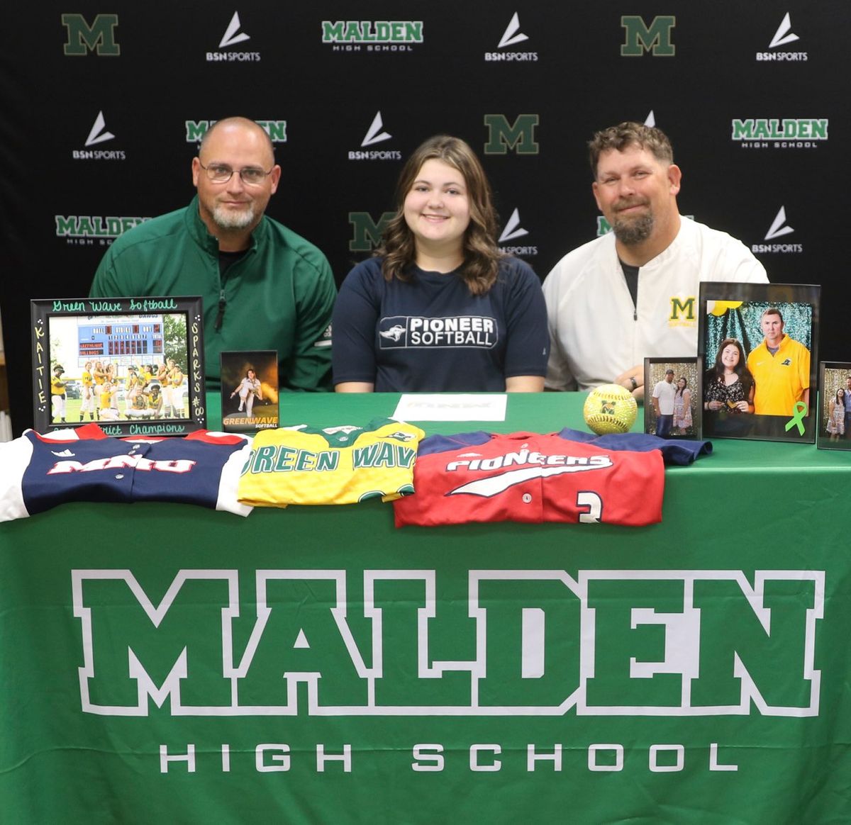 Photo gallery: Kaitie Sparks signs with MidAmerican Nazarene to play s...