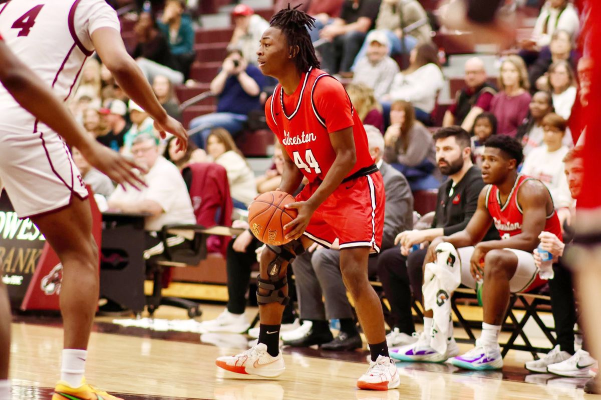 Sikeston dashes Poplar Bluff's homecoming hopes, extends winning strea...