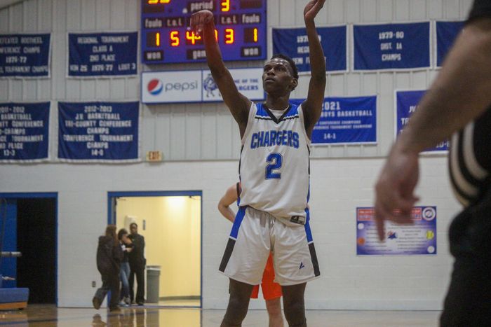 Delta C-7's C.J. Wallace drops 40 in win over Ellington