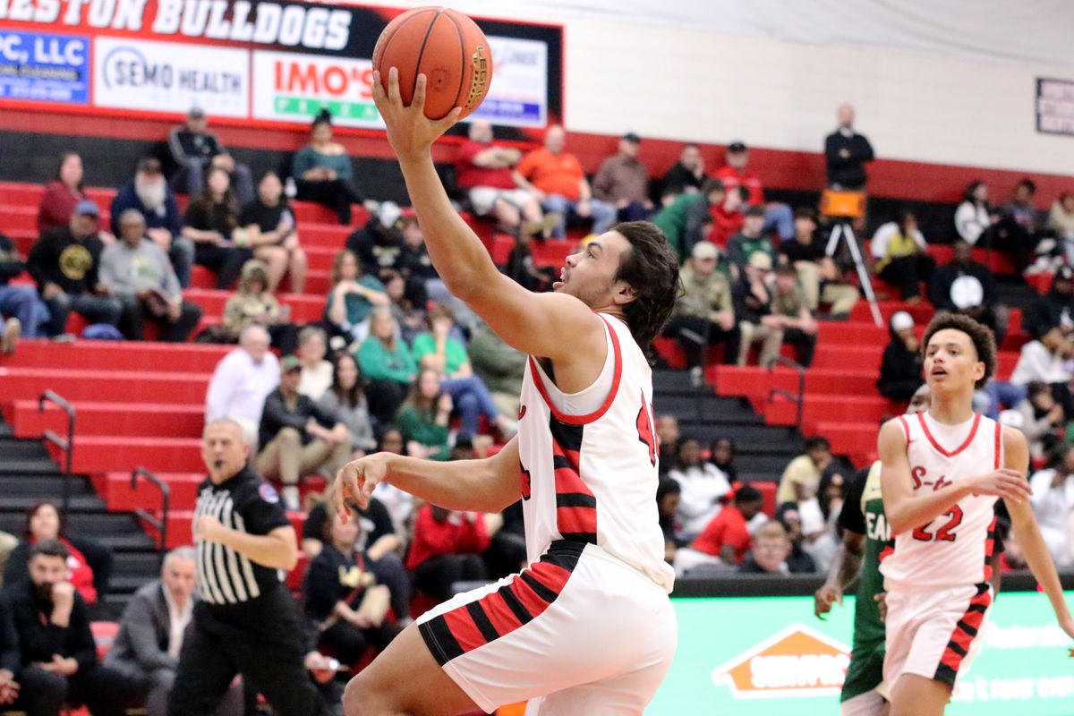 Semoball Boys Basketball Top 10, Feb. 19: No. 1 on the line in Sikesto...