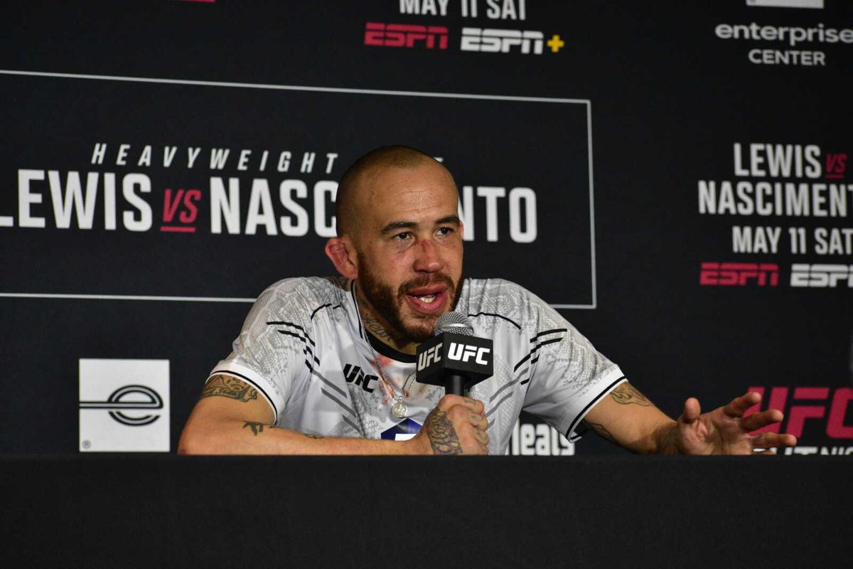 St. Louis fighters, fans shine on UFC Fight Night