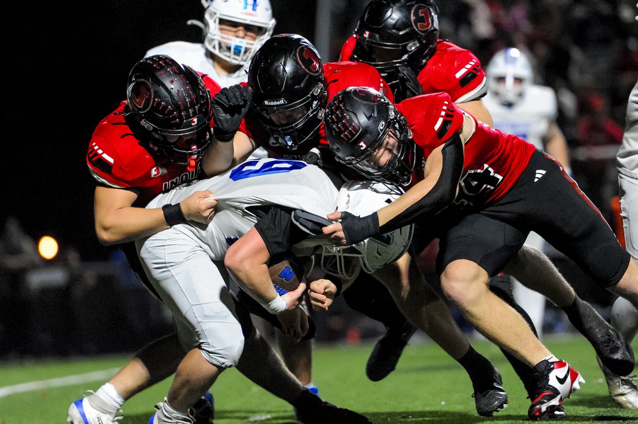 Jackson football slams Northwest, claims third consecutive district cr...