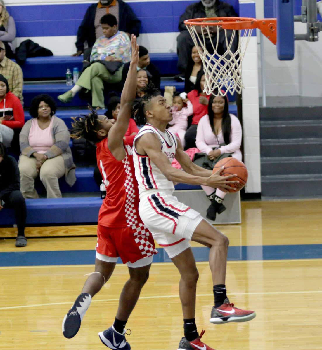 Sikeston wins seventh straight in 100-42 win over Meridian