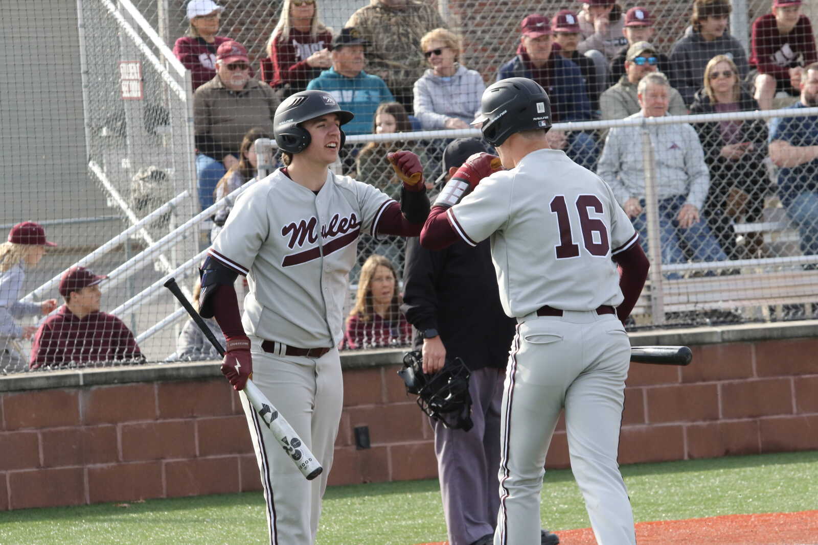 Mules roll past Neelyville in debut