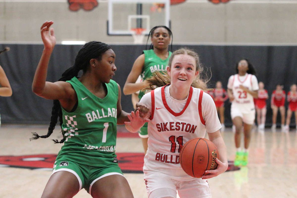 Hammontree shoots lights out in Sikeston 67-54 win over Kelly
