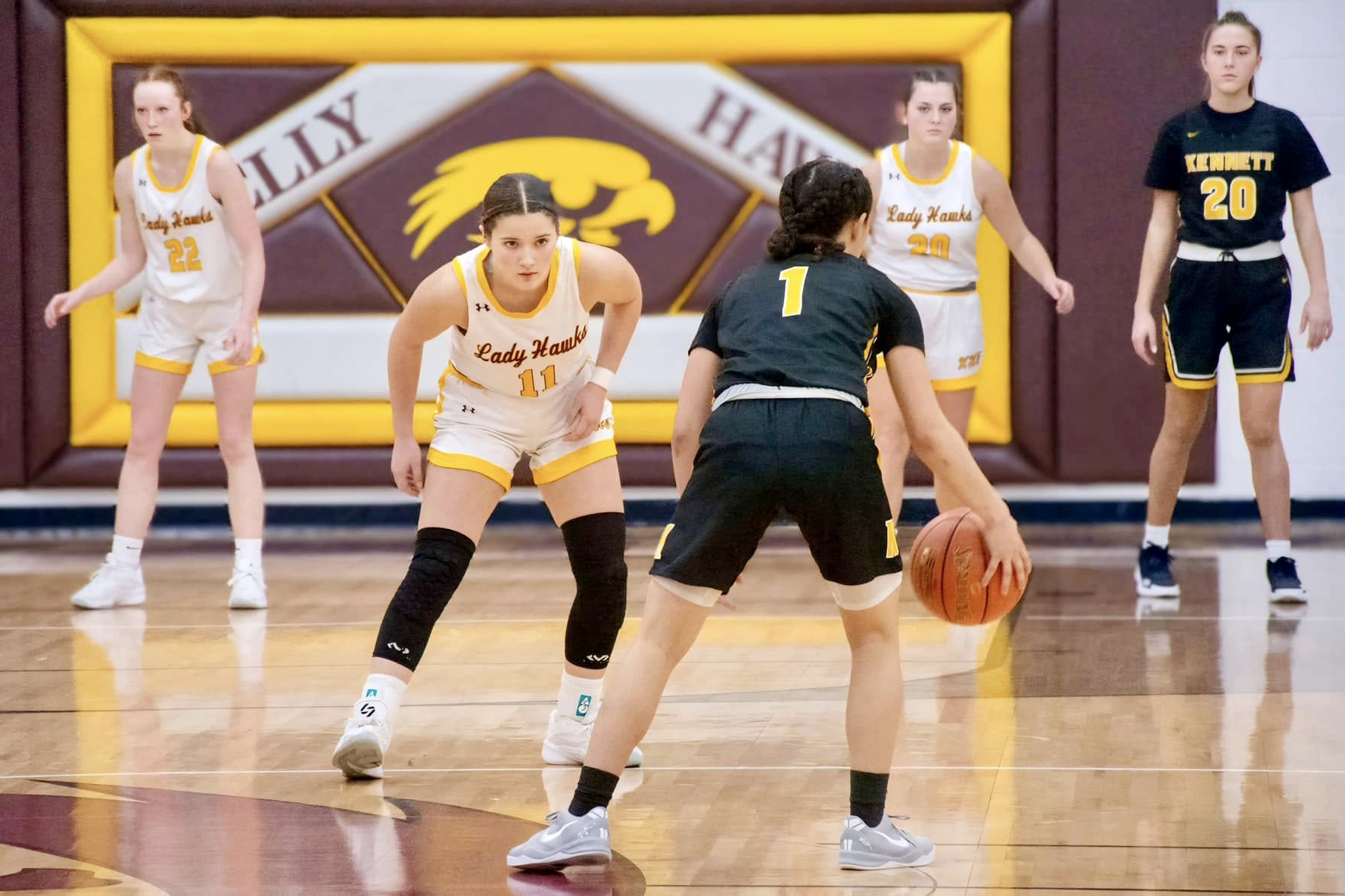 Edwards' 40-point performance powers Kennett past Kelly