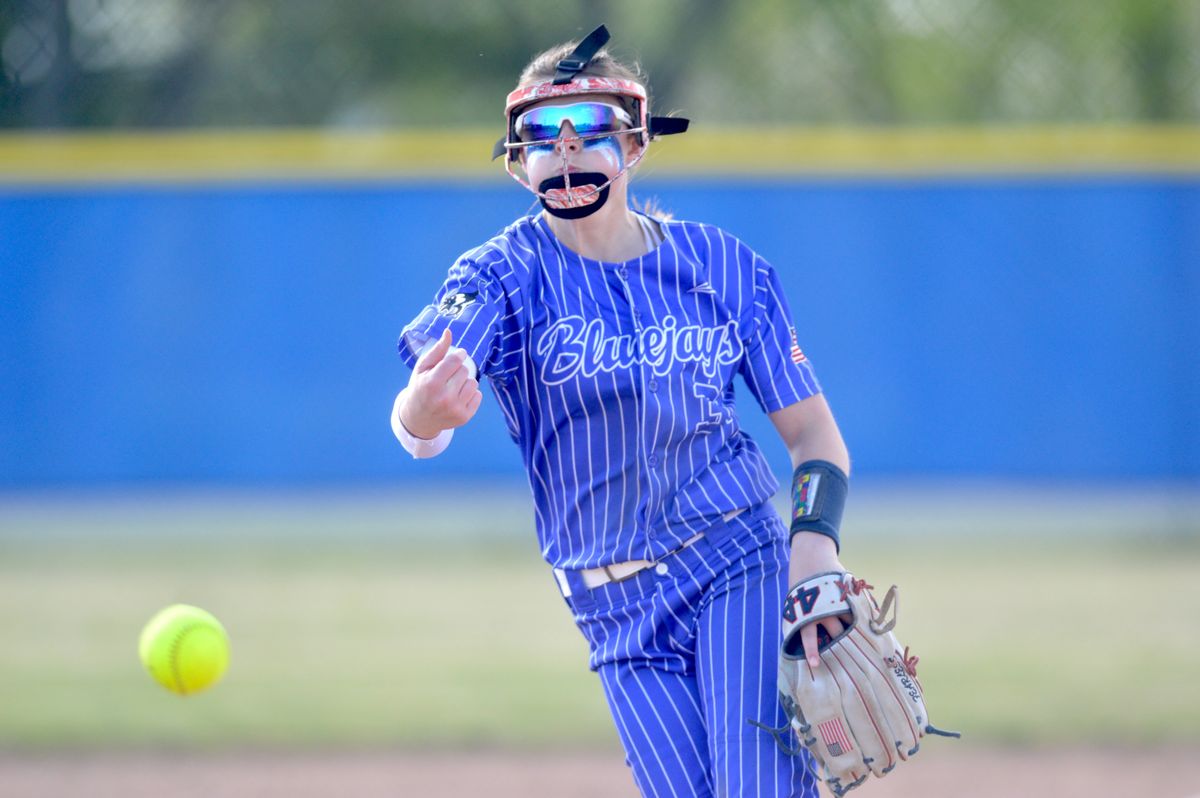Utterly dominant: Kaelyn Deckerd’s no-hitter powers Oak Ridge softball...