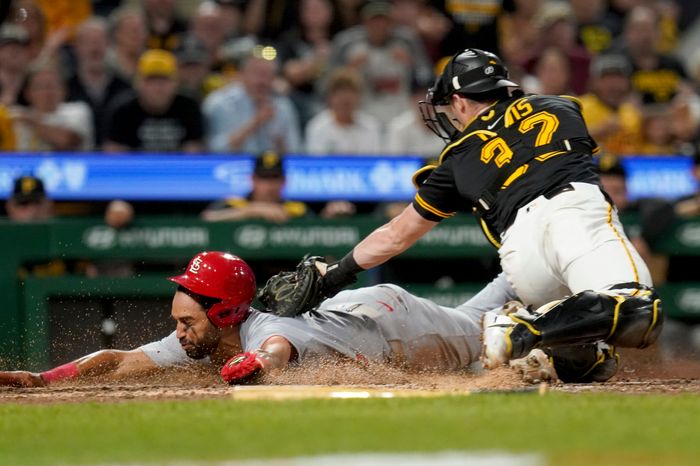 Davis' sacrifice fly in 8th gives Pirates 1-0 win over Cardinals as wi...