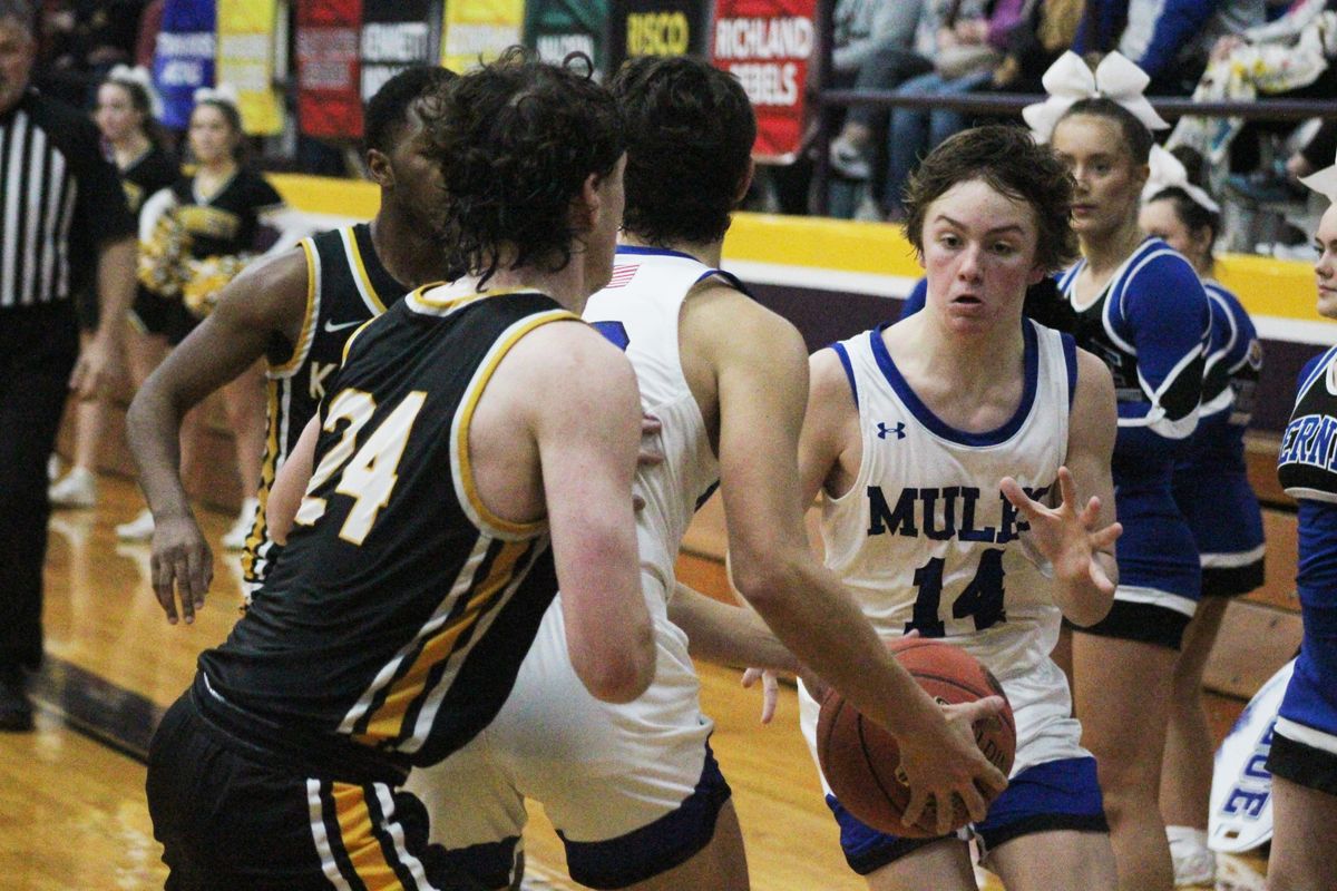 Bloomfield Christmas: Bernie edges out Kennett in one-point victory
