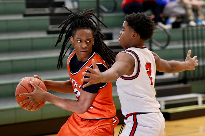 Sikeston closes out Cape Central to score Fountain City Classic threep...