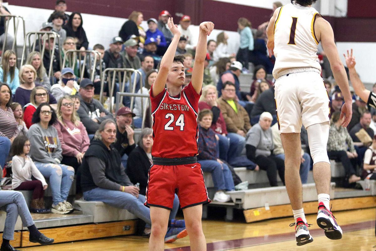 Sarakas scores career-high 24 in Sikeston's win over Kelly