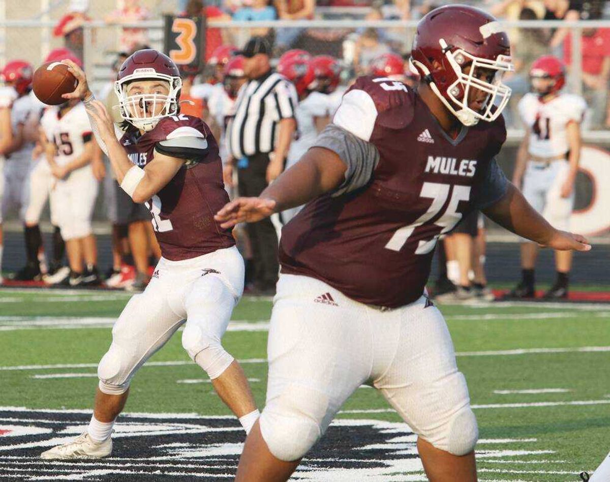 Poplar Bluff offense features plenty of options, one big que...