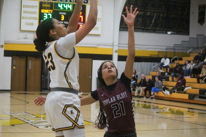 Edwards drops 34 as Kennett rolls past Poplar Bluff at home