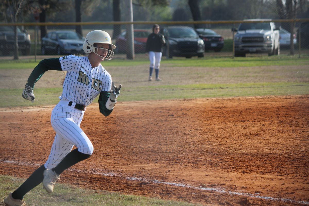Bernie, NMCC and Woodland advance to Gold Bracket at the Malden Softba...