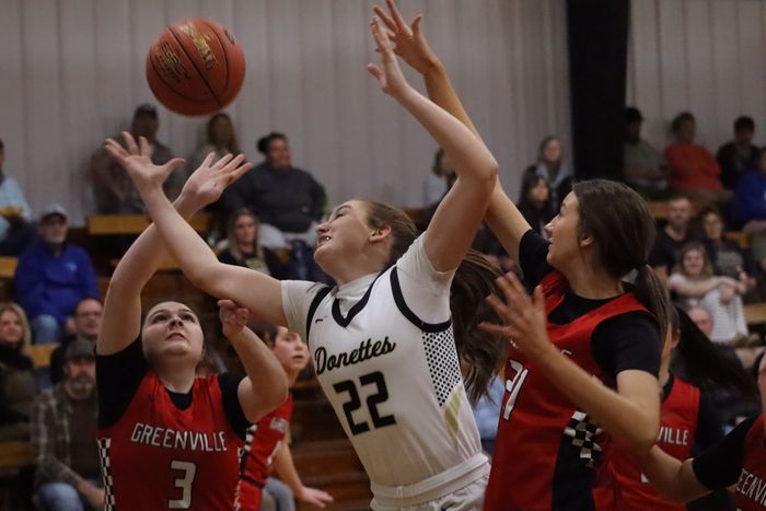 Lady Royals defense holds off Neelyville in OFC semis