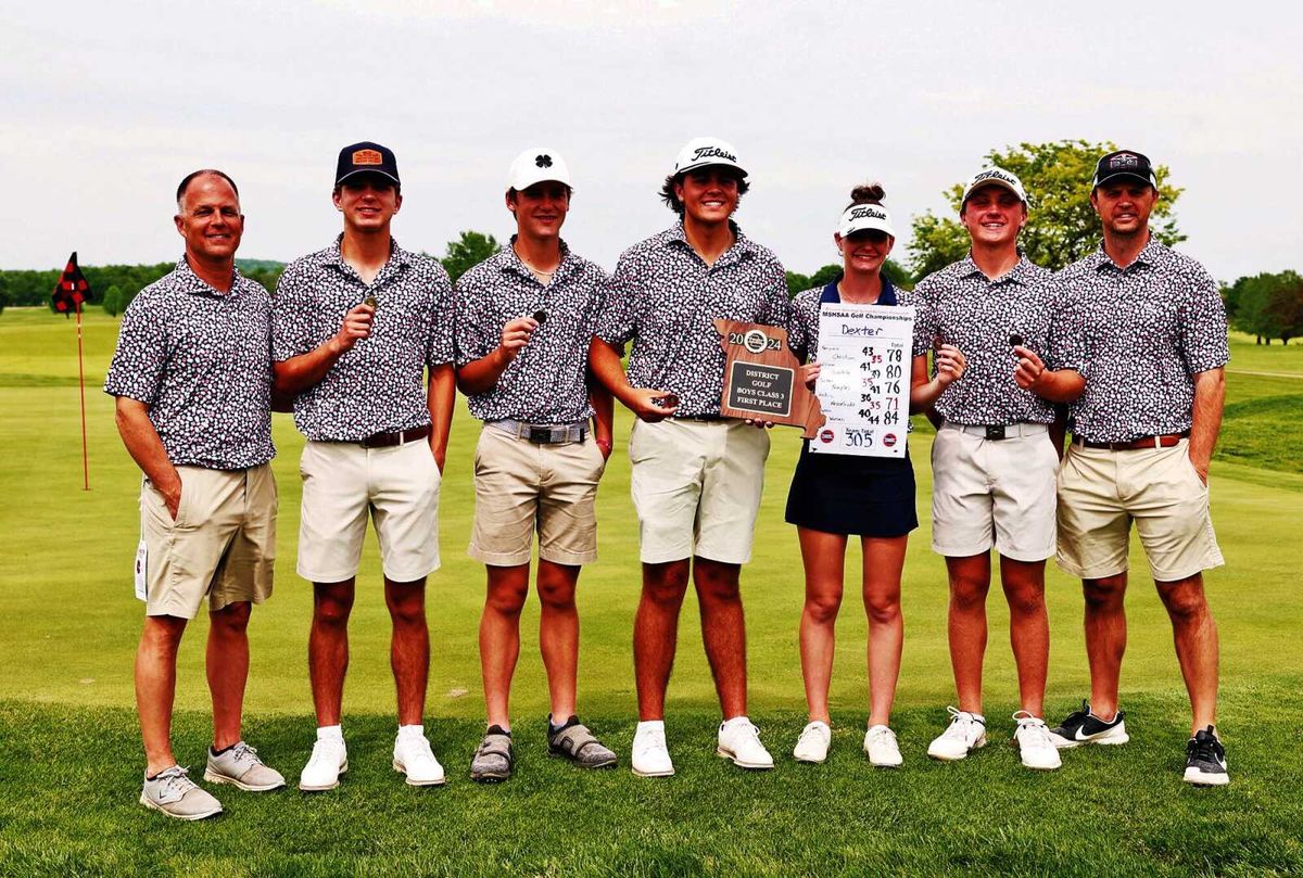 Dexter golf wins district title