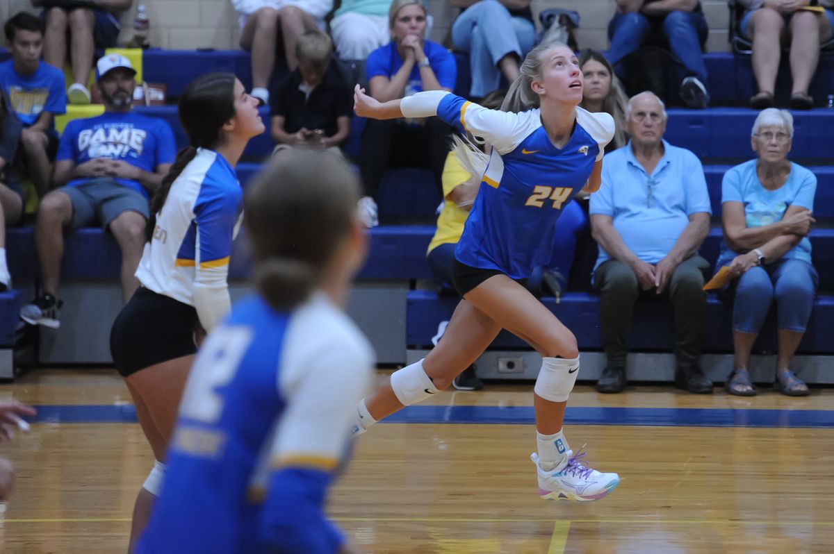 New coach, no problem as St. Vincent volleyball sweeps Portageville