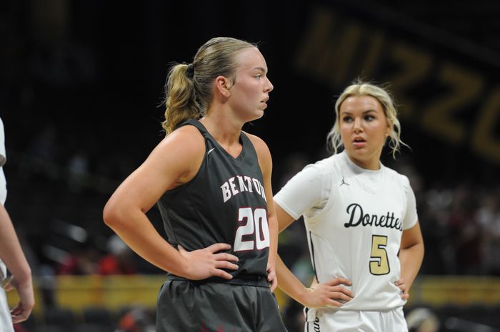 Doniphan’s golden moment arrives, downing Benton for first title in sc...