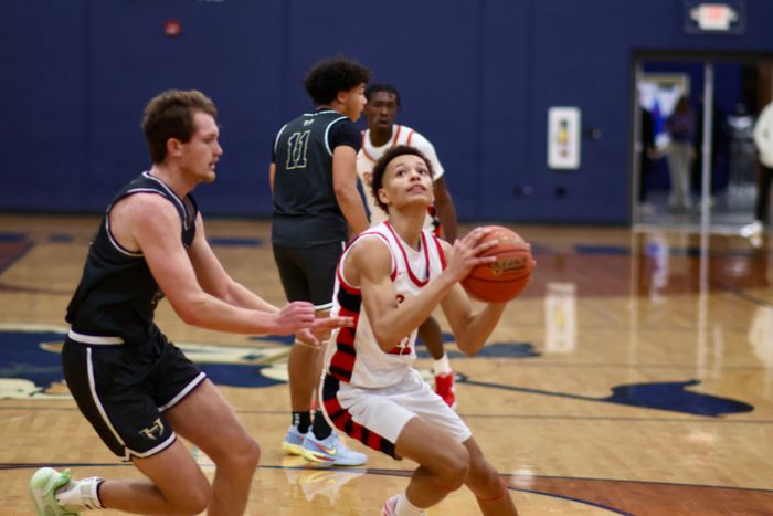 Sikeston falls in semifinals at St. Dominic Christmas Tournament