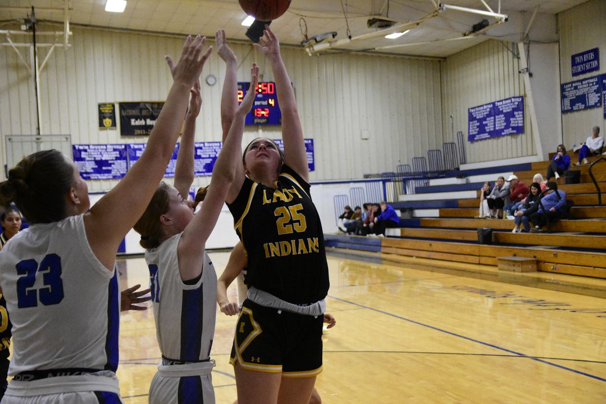 Kennett girls beat Twin Rivers 46-44 on last-second layup