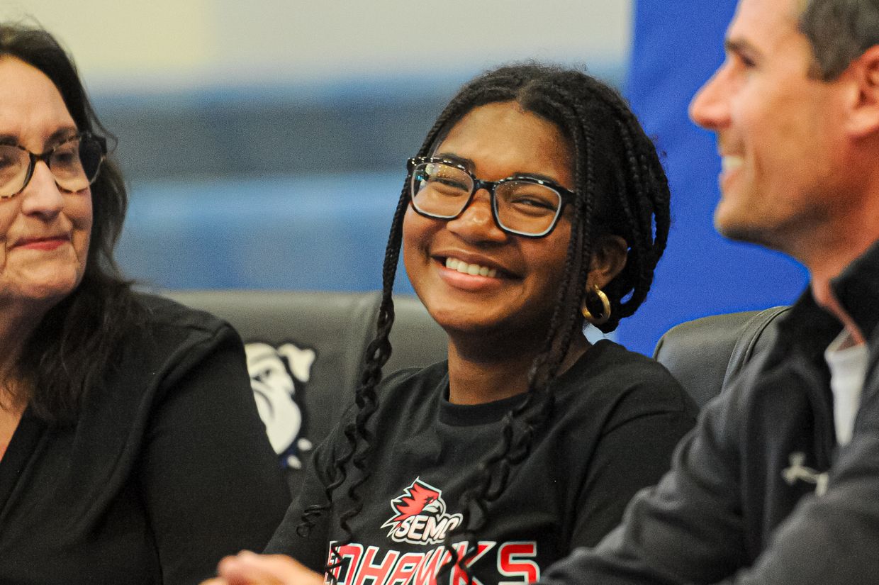 Notre Dame's Pfautsch flips, signs with SEMO track and field