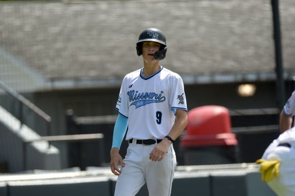 Capaha Classic: Missouri Bulls 17U (Red) team run-rules Lake Area to c...