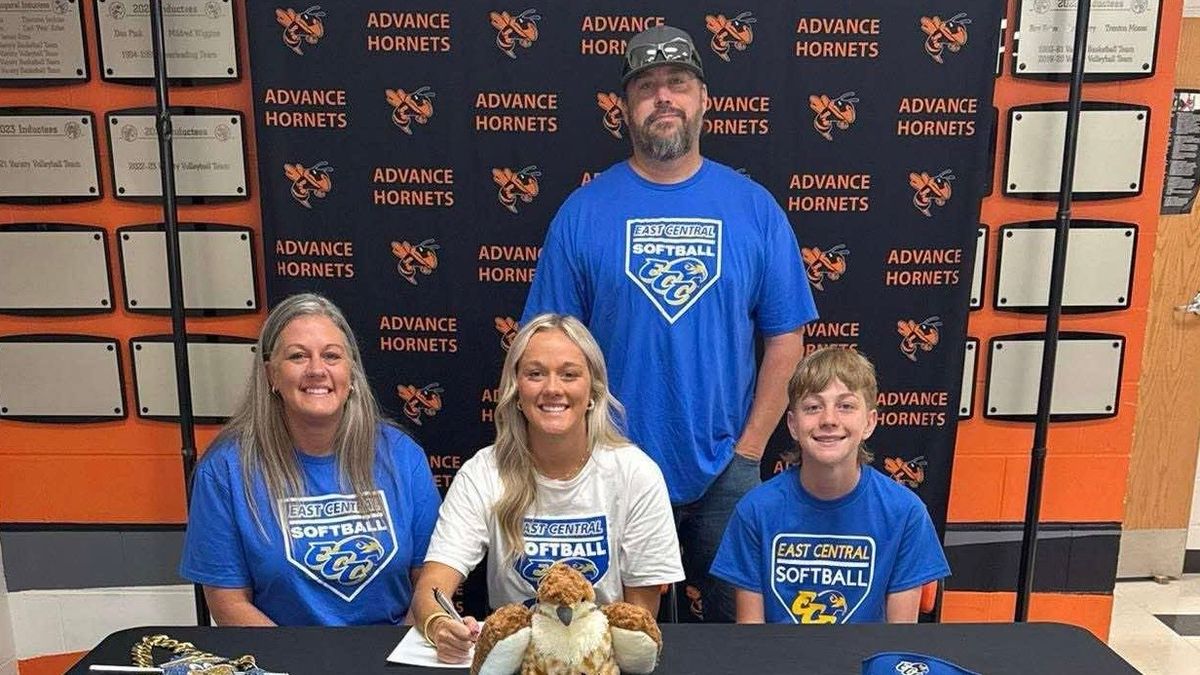 Carlton signs with East Central for softball
