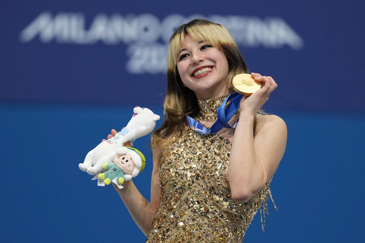Alysa Liu dazzles to win figure skating gold, ending a 24-ye...