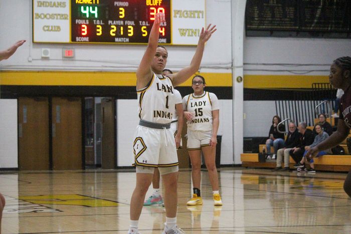 Edwards drops 34 as Kennett rolls past Poplar Bluff at home